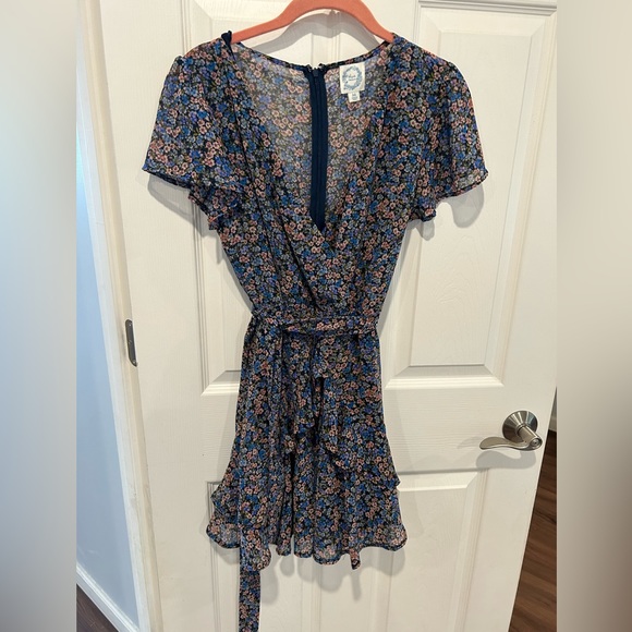 Francesca's Collections | Dresses | Francescas Floral Print Mini Dress ...